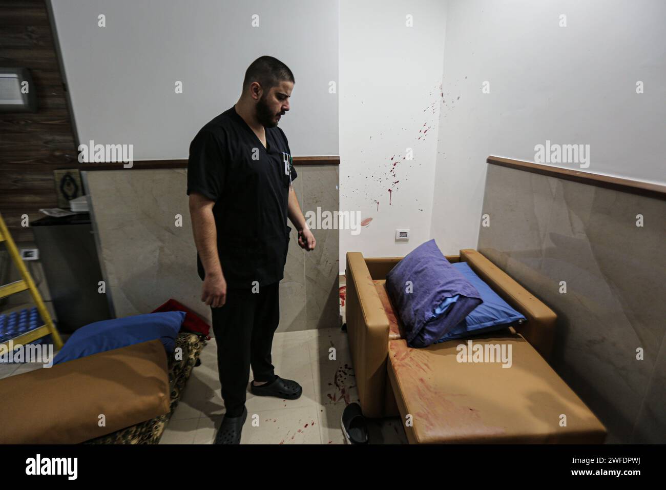 Blood on pillow hi-res stock photography and images - Alamy