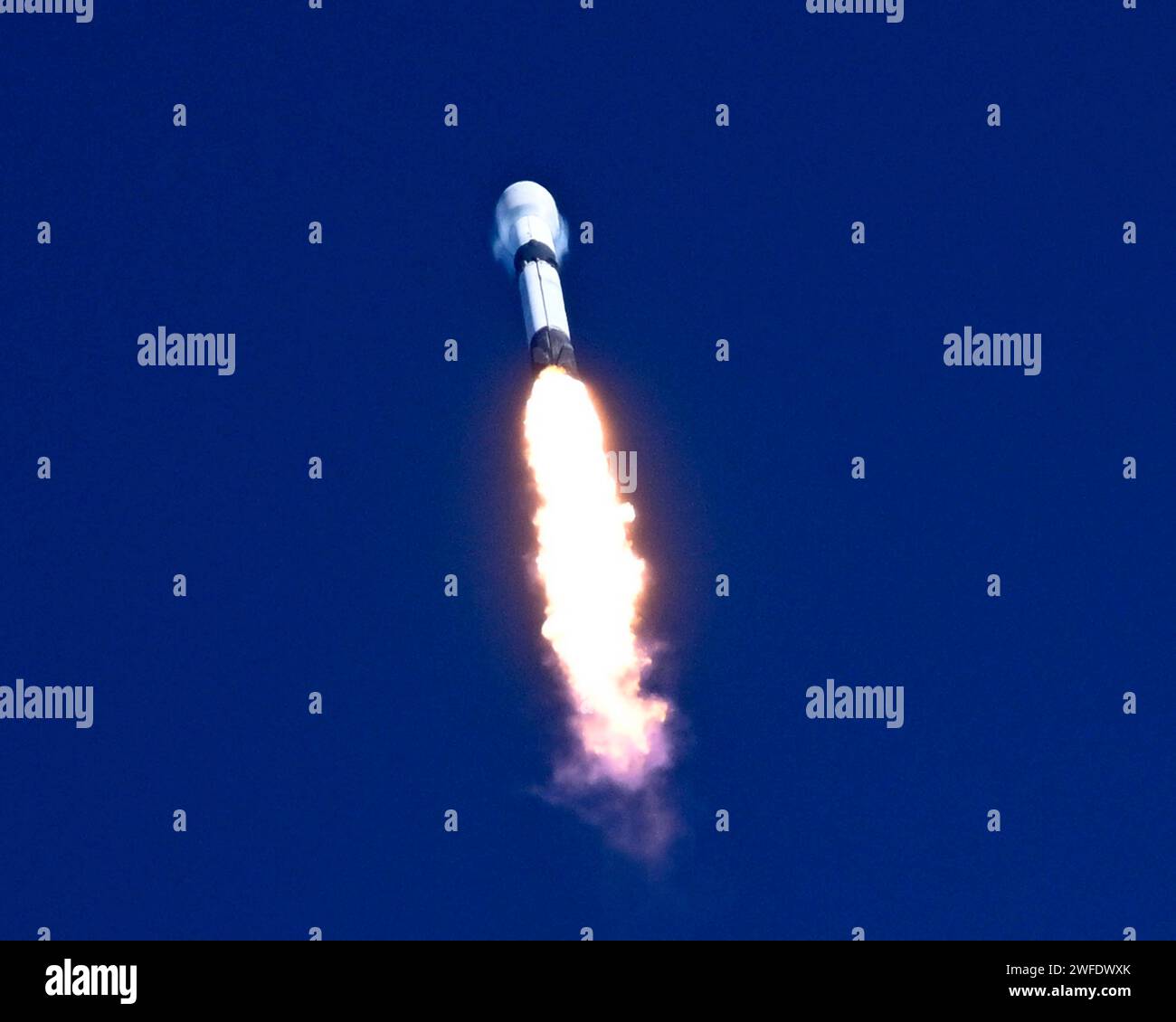 A SpaceX Falcon 9 rocket launches Northrop Grumman's Cygnus Cargo ...