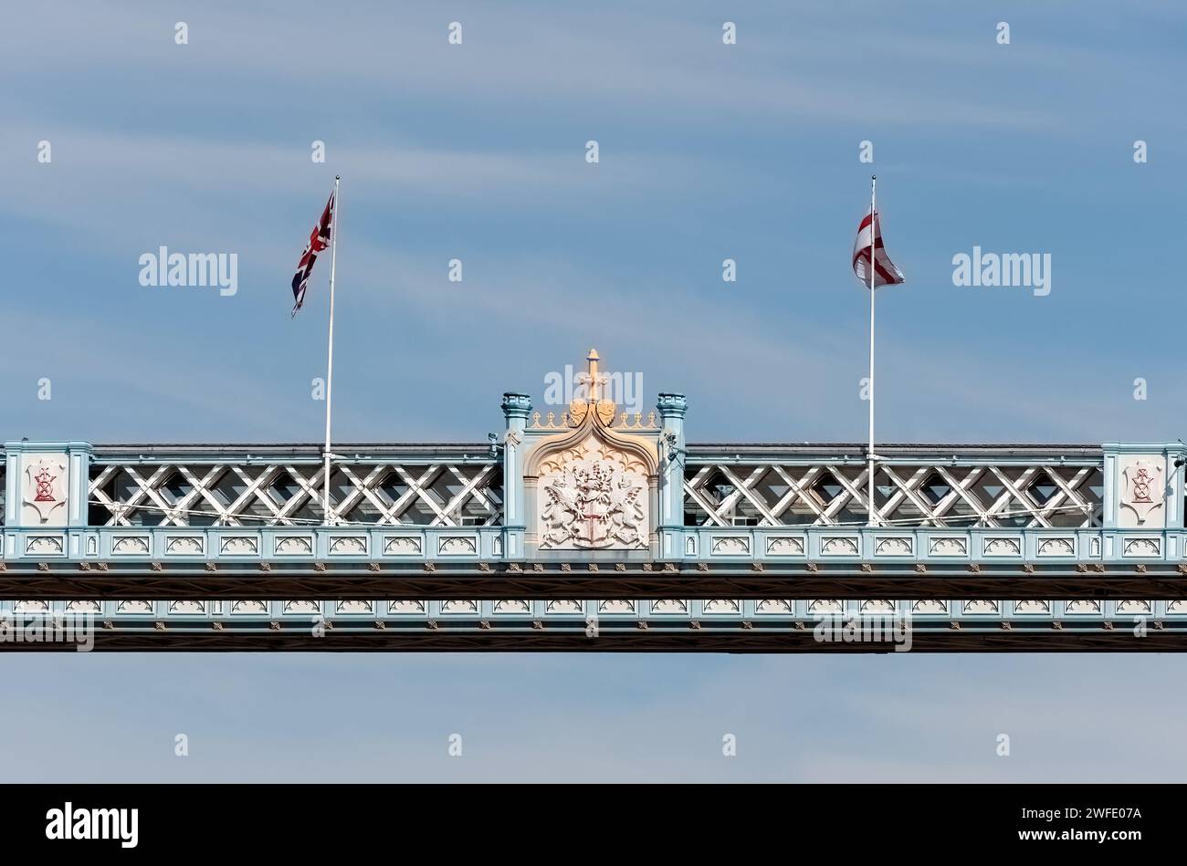 LONDION, UK - JUNE 27. 2010: The high level walkway on Tower Bridge ...
