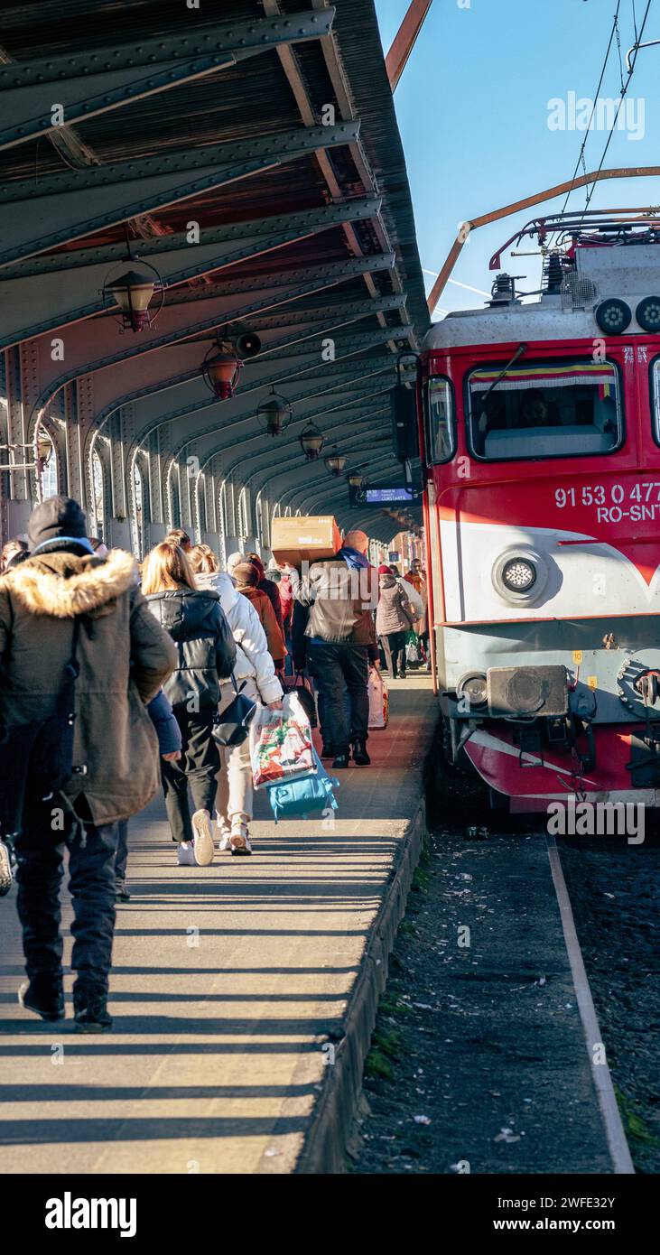 Train at Bucharest North Railway Station (Gara de Nord Bucuresti Stock ...