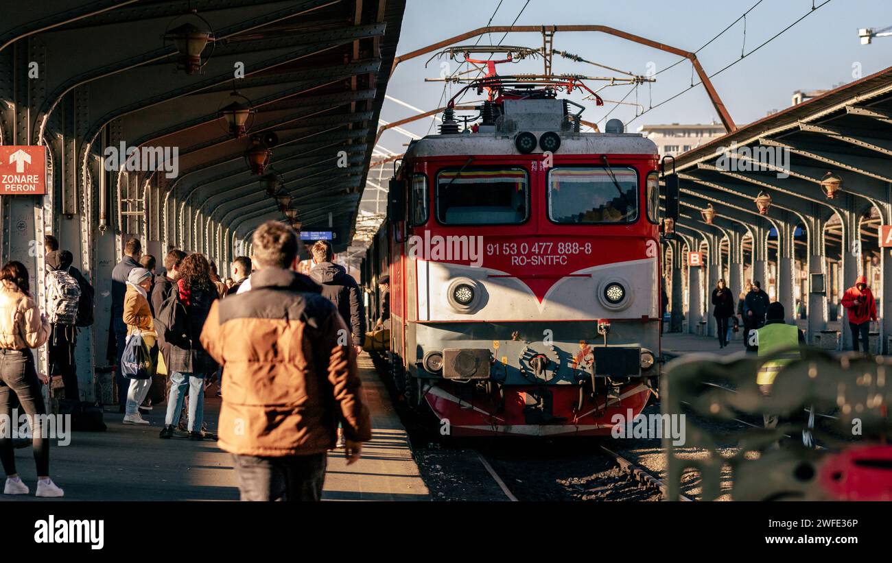 Train at Bucharest North Railway Station (Gara de Nord Bucuresti Stock ...