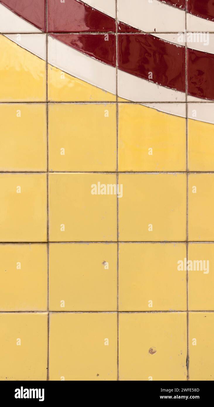 Grid wall hi-res stock photography and images - Alamy