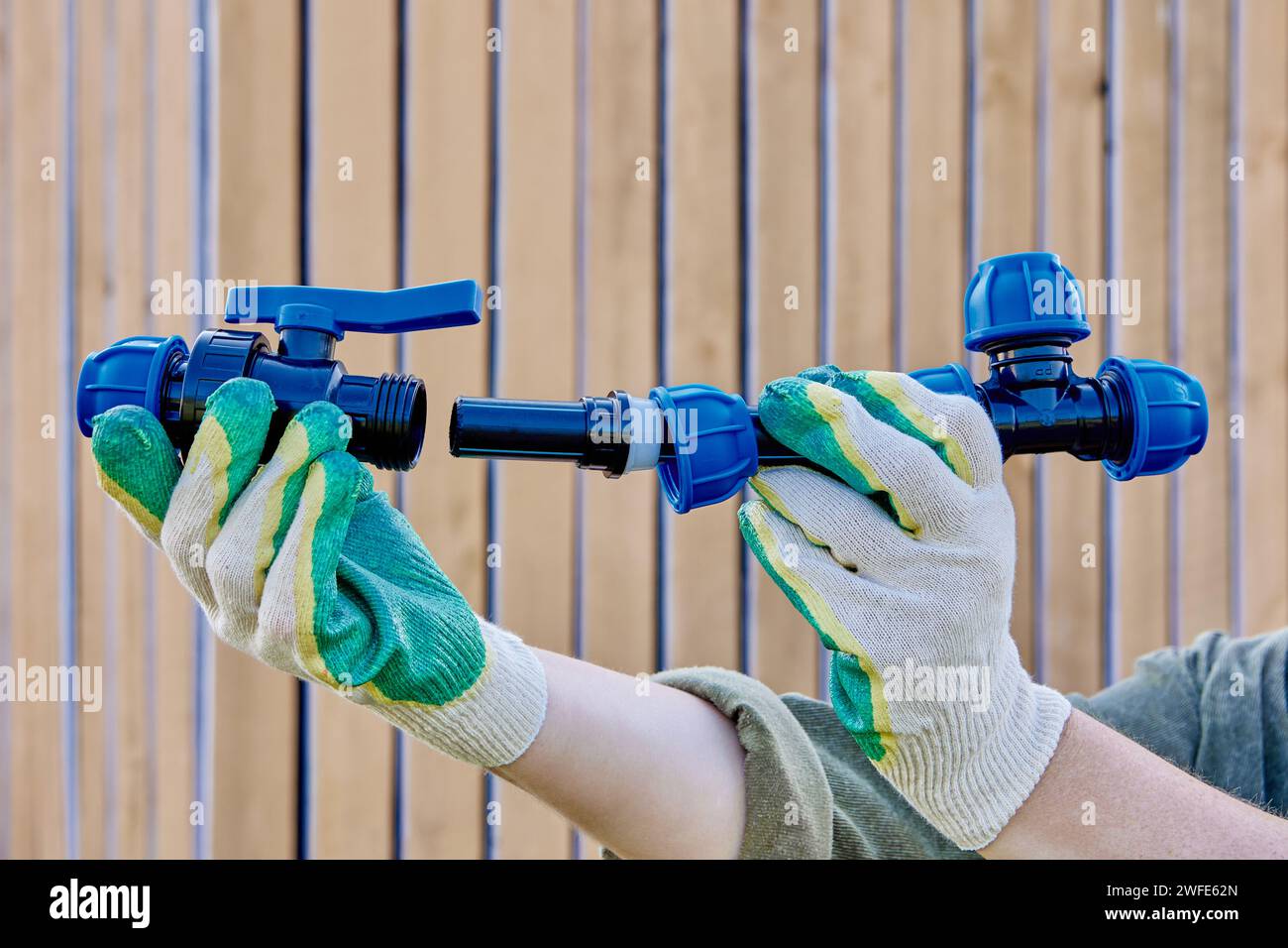 Assembly of an external water supply system using triple and valve ...