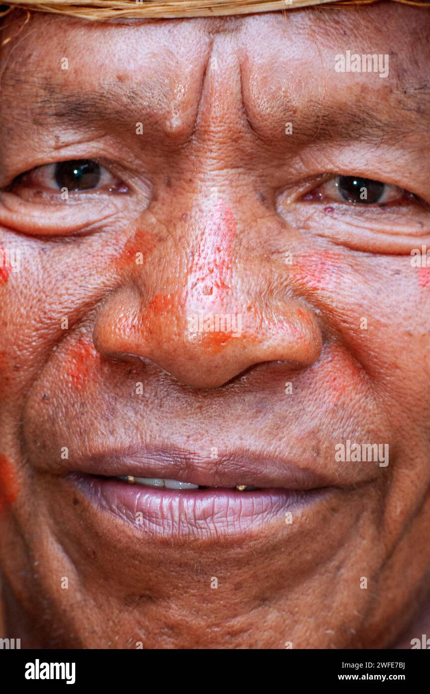Costa rica indigenous man forest hi-res stock photography and images ...