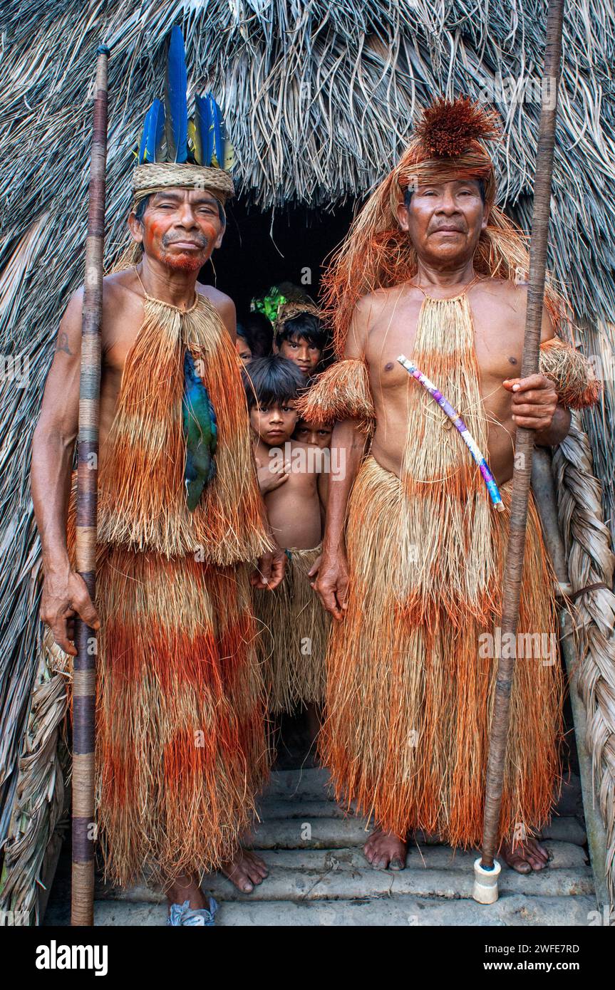 Amazonia indian family hi-res stock photography and images - Alamy
