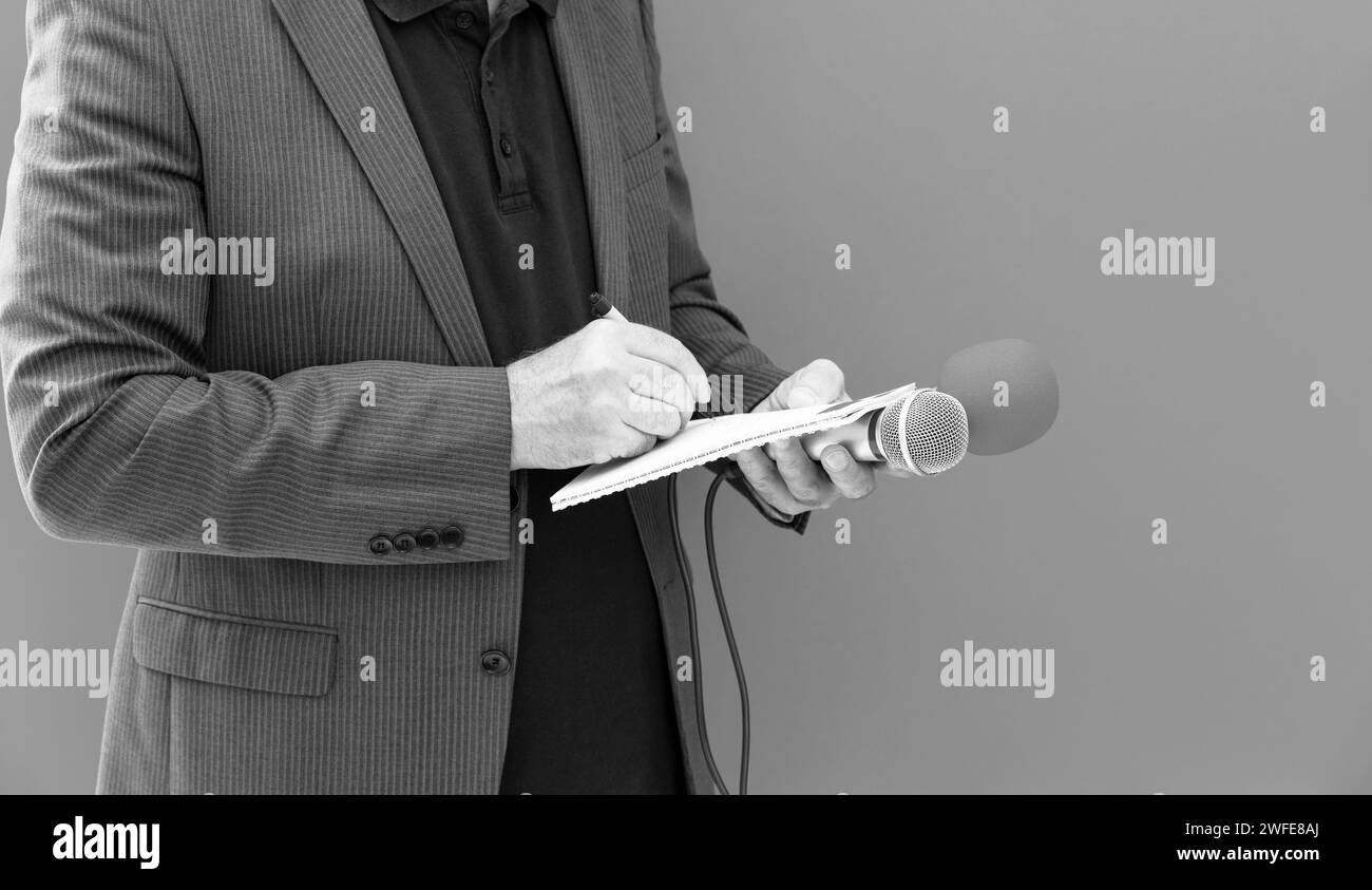 Journalist interview notes Black and White Stock Photos & Images - Alamy