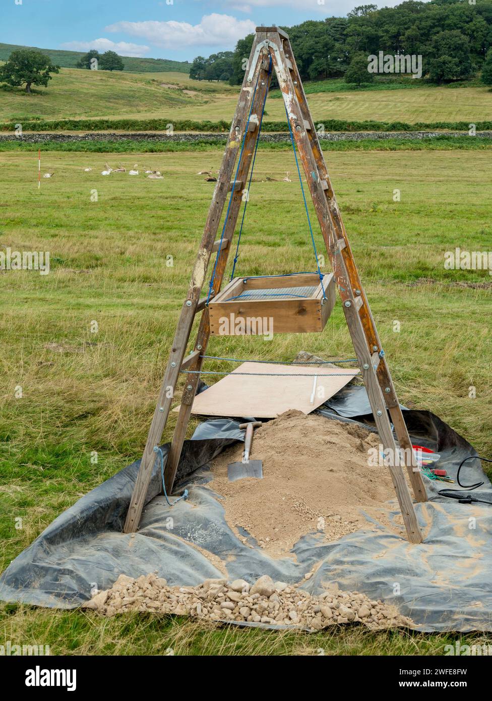 Sieve for archeaology hi-res stock photography and images - Alamy