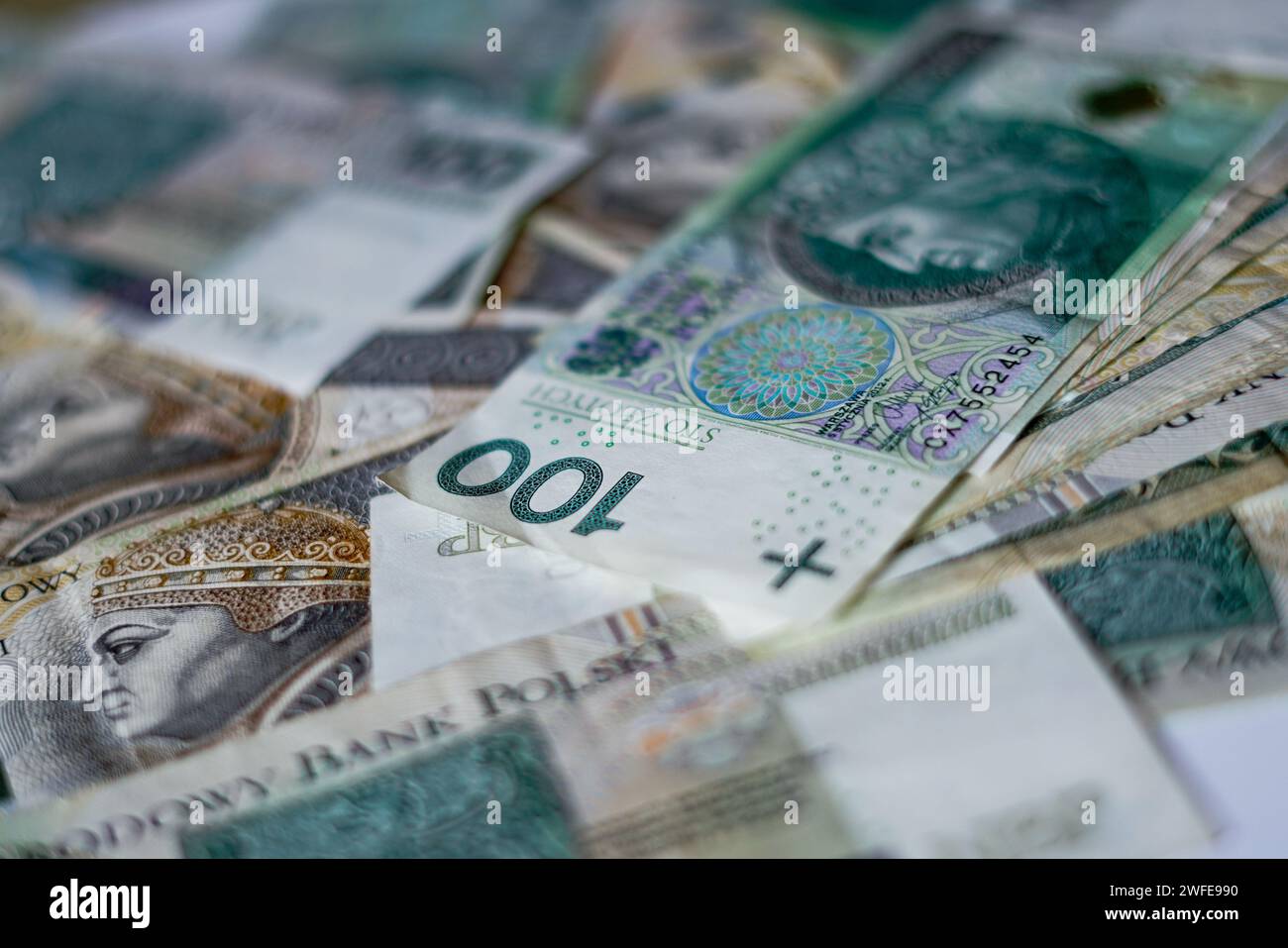 Polish banknotes. Making financial plans Stock Photo - Alamy