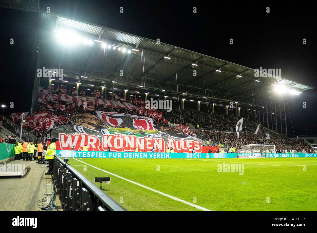 Hamburg, Deutschland. 30th Jan, 2024. Fans von Fortuna Duesseldorf DFB-Pokal 2023/24 ...