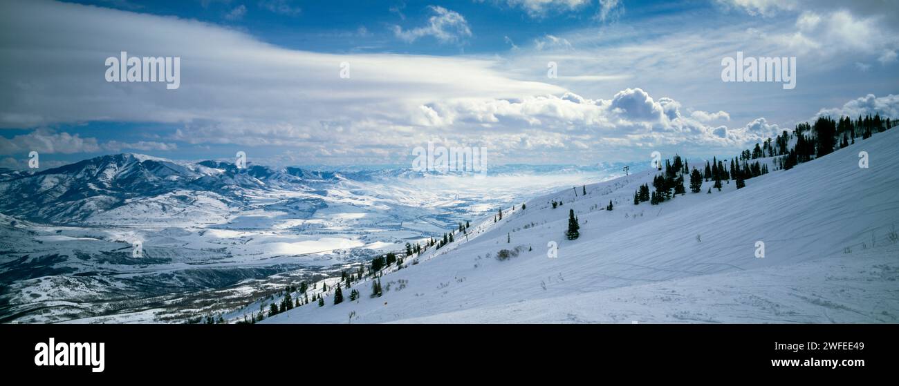 Snow mountains scenery and scenery hi-res stock photography and images ...