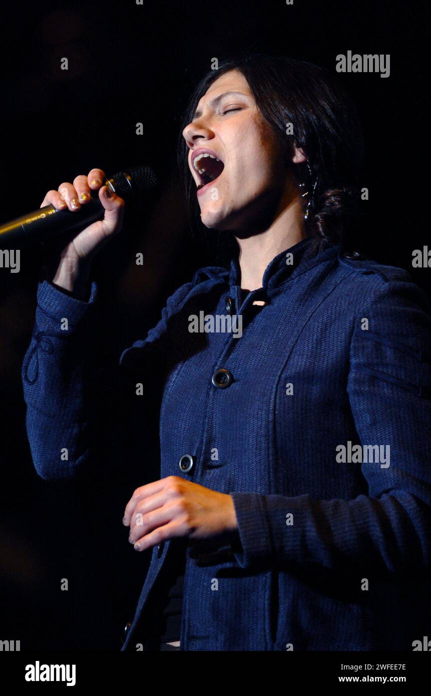 Milan Italy 2004-12-10 : Elisa, Italian singer, during the live concert ...