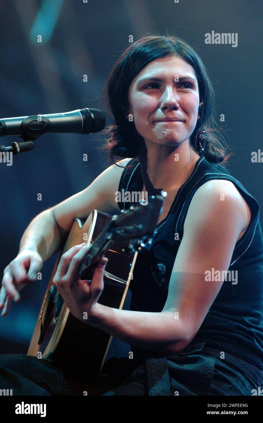 Elisa photographs 2004 hi-res stock photography and images - Alamy