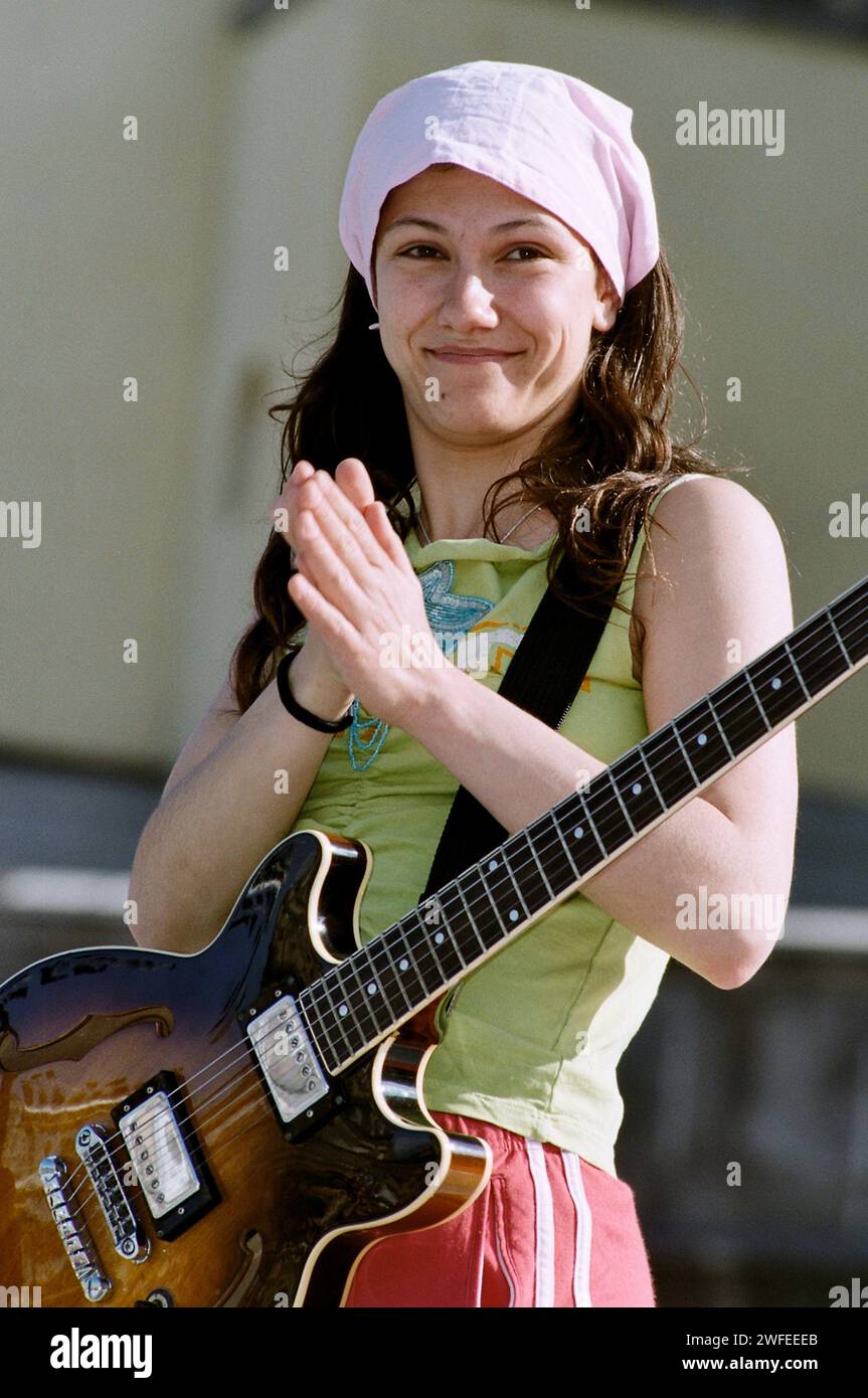 Elisa photographs 2002 hi-res stock photography and images - Alamy