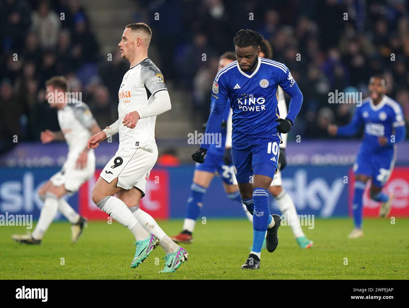 Leicester City's Stephy Mavididi (centre right) celebrates scoring ...
