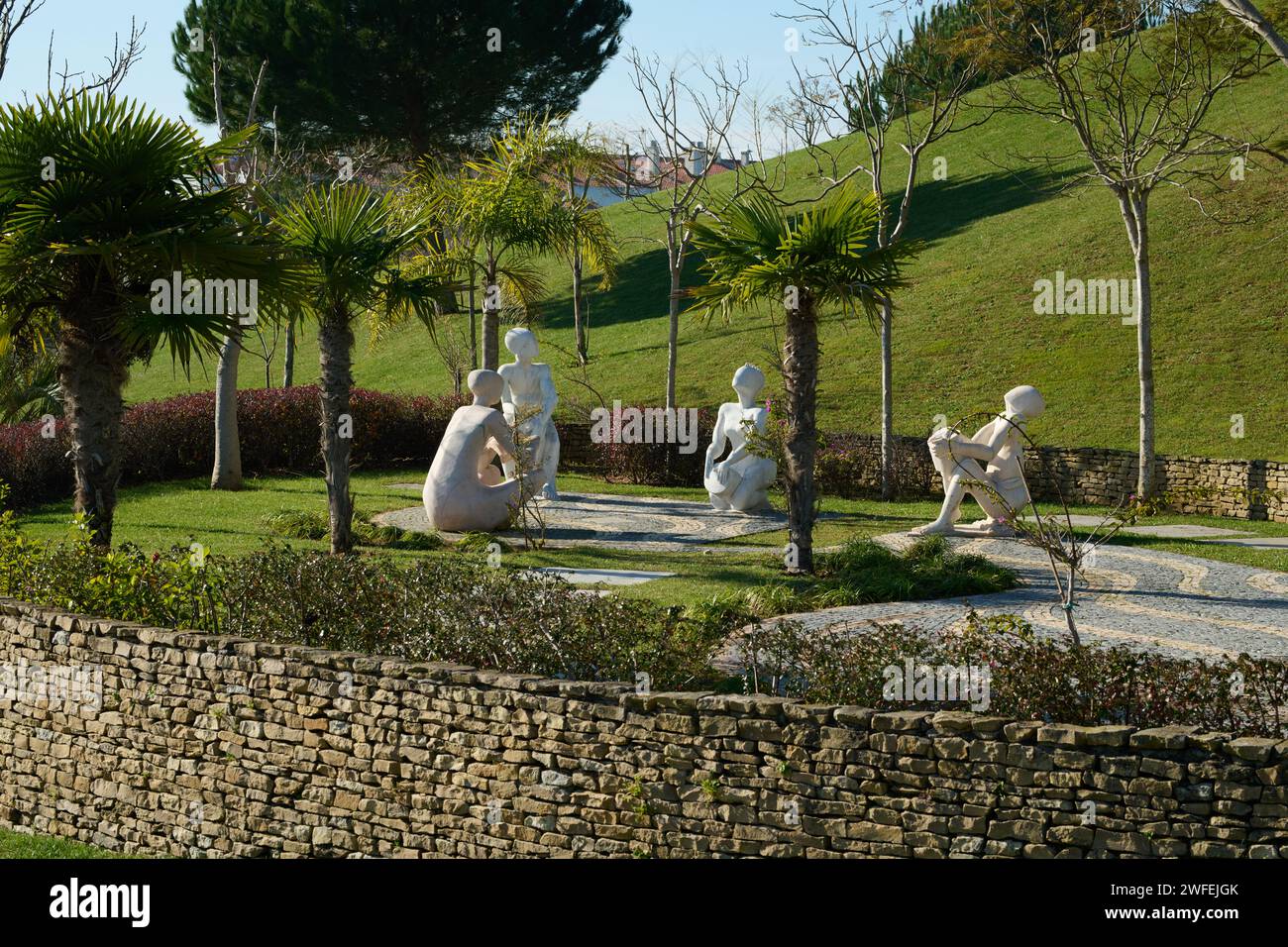 Four seasons statues garden hi-res stock photography and images - Alamy