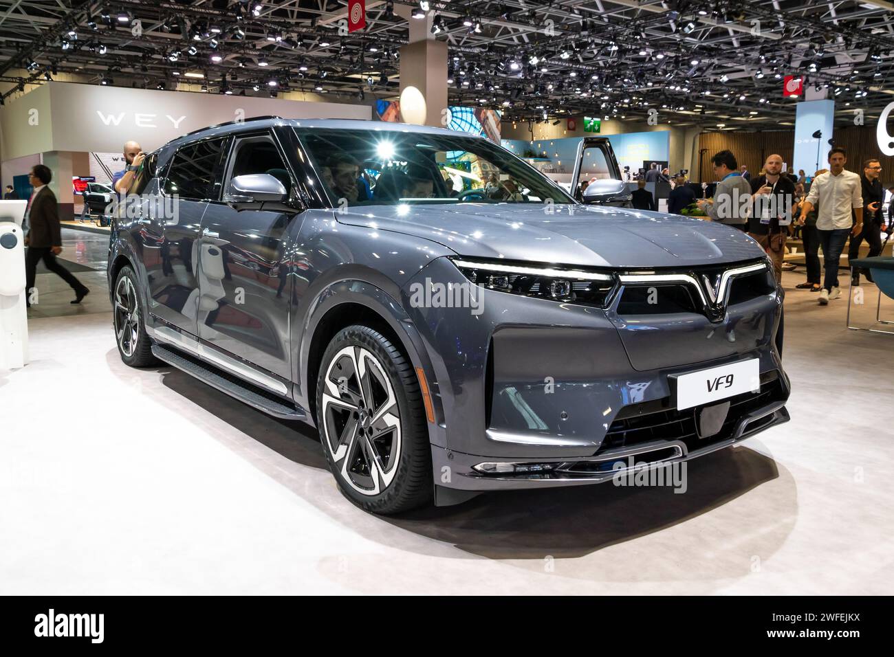 Vinfast vf 9 hi-res stock photography and images - Alamy