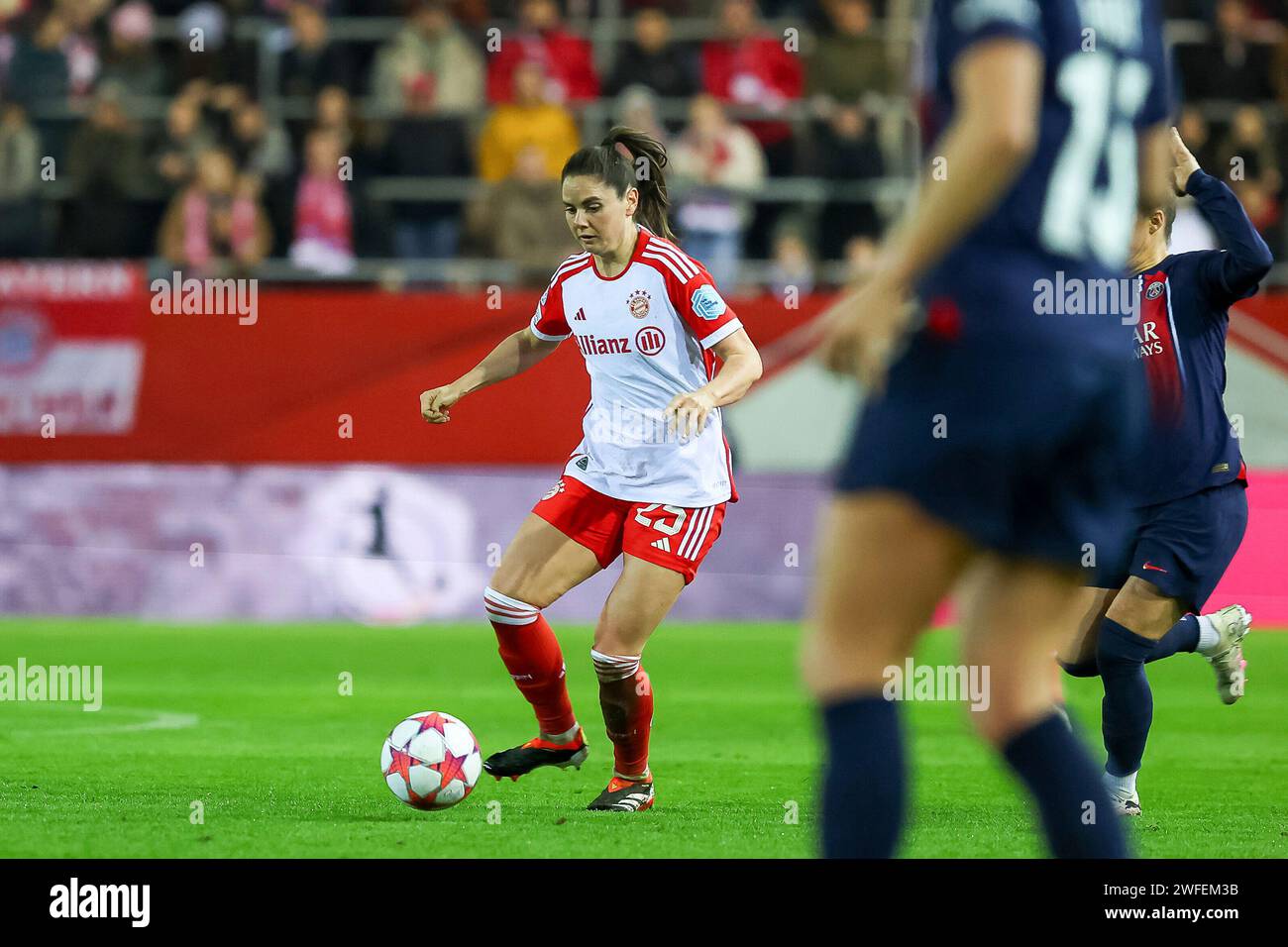 Muenchen, Deutschland. 30th Jan, 2024. Sarah Zadrazil (FC Bayern ...