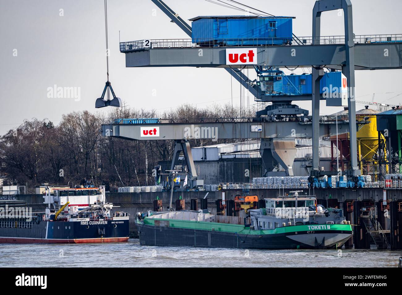 uct Umschlag Container Terminal, Hafen in Dormagen, am Rhein, NRW ...
