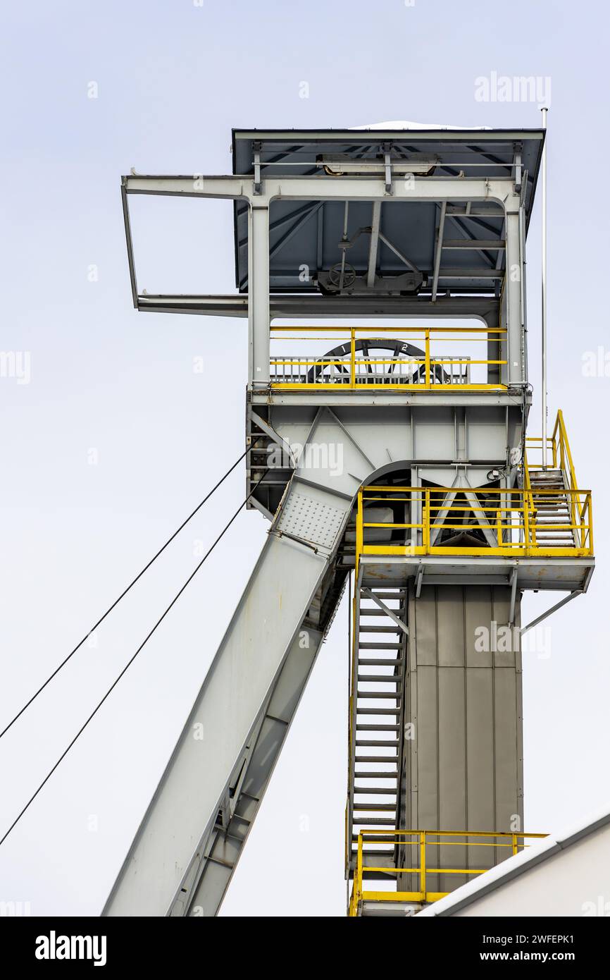 Mine hoist hi-res stock photography and images - Alamy