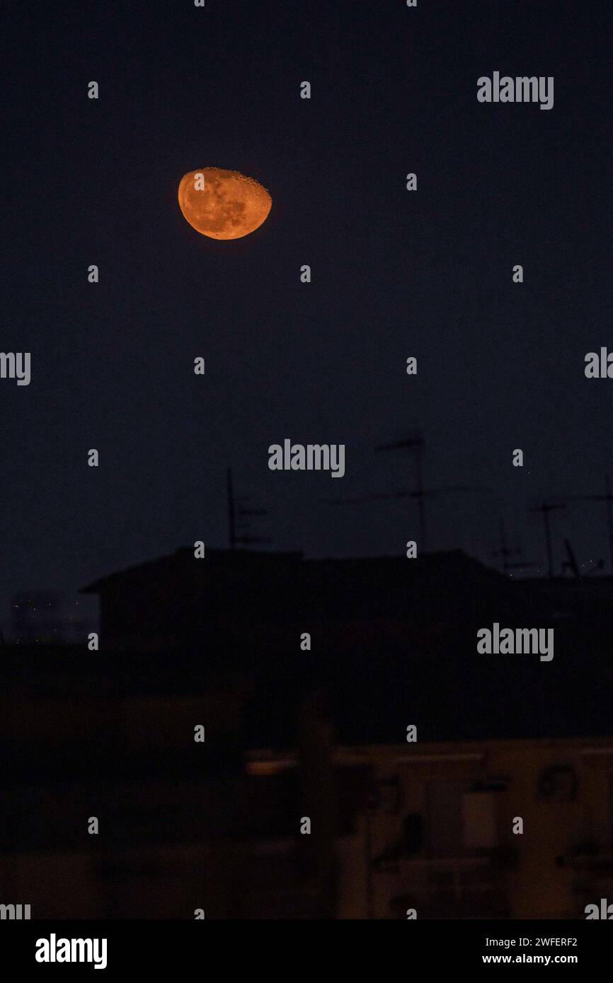 Moon, gibbous phase. Today s and this evening s moon phase Waning ...