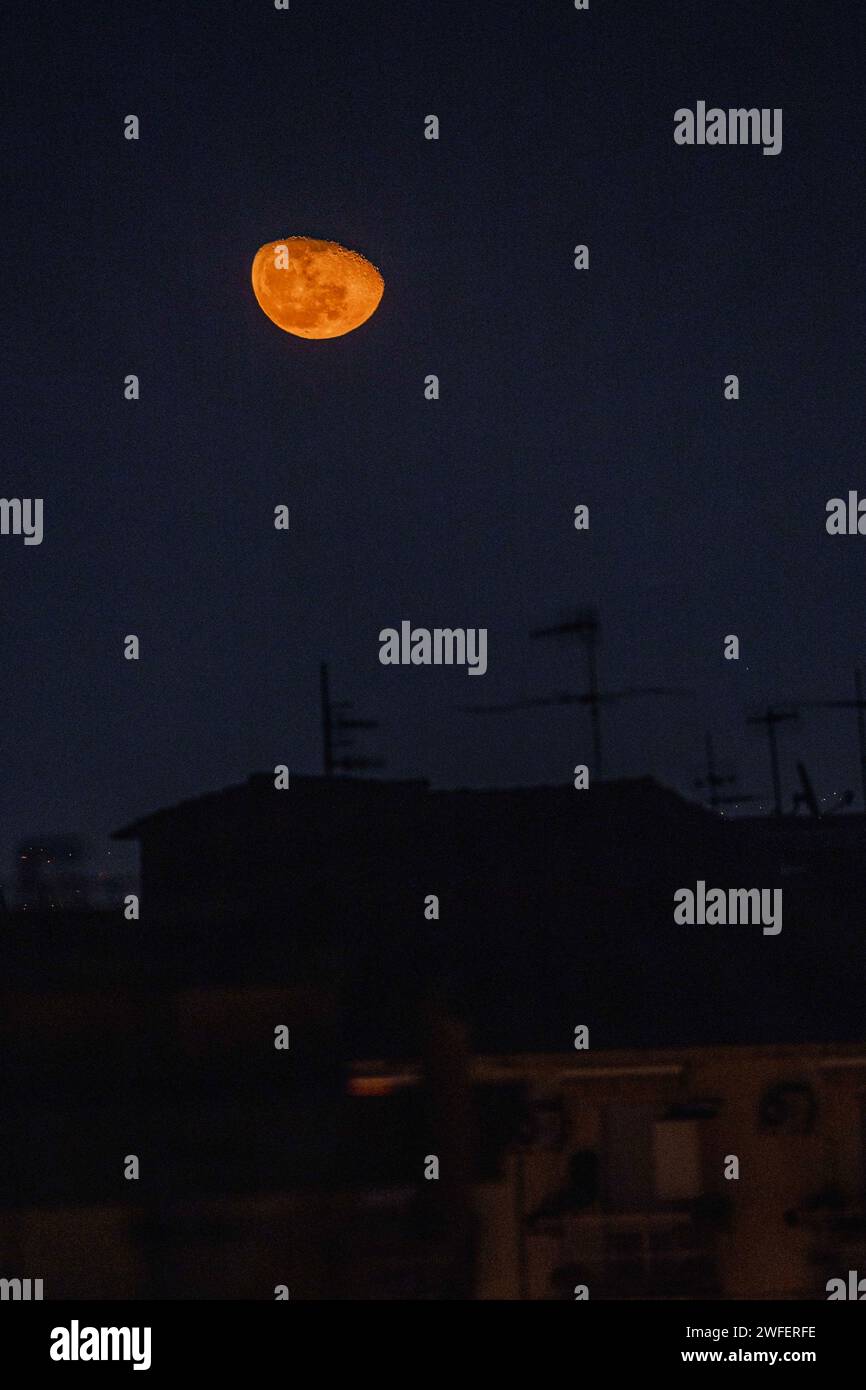 Moon, gibbous phase. Today s and this evening s moon phase Waning ...