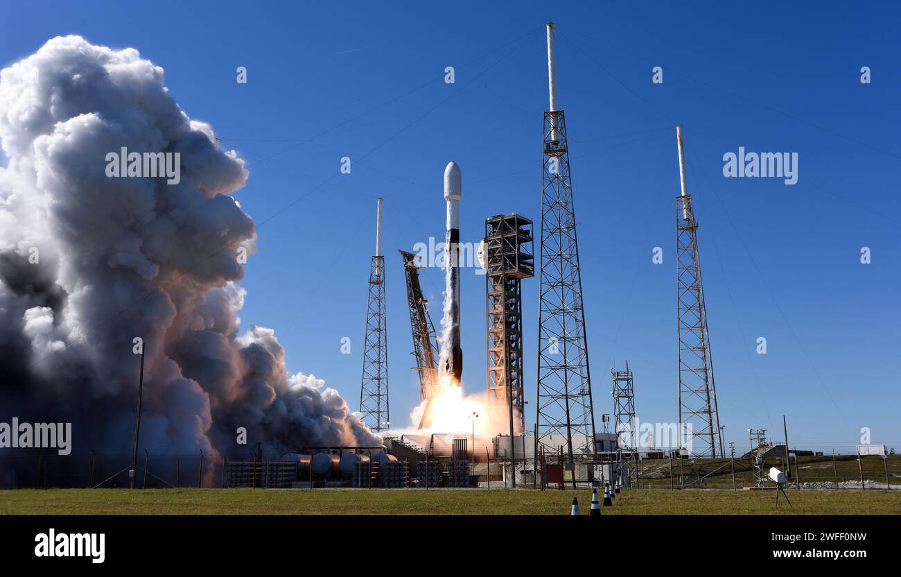 A SpaceX Falcon 9 rocket launches Northrop Grumman's Cygnus Cargo ...