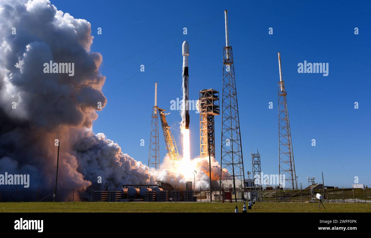 A SpaceX Falcon 9 rocket launches Northrop Grumman's Cygnus Cargo ...