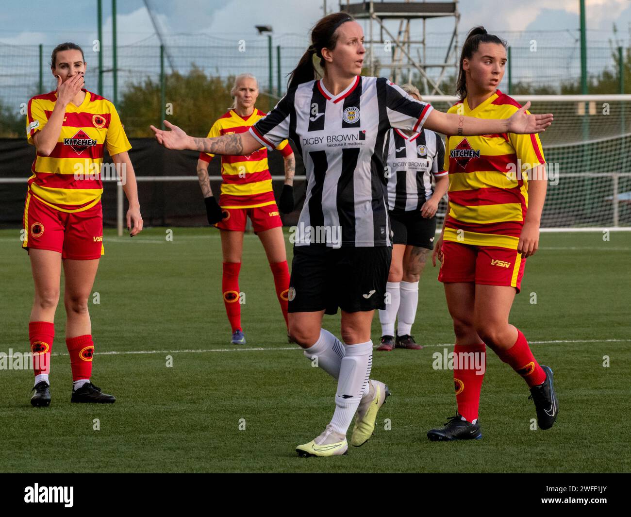 St mirren team hi-res stock photography and images - Alamy