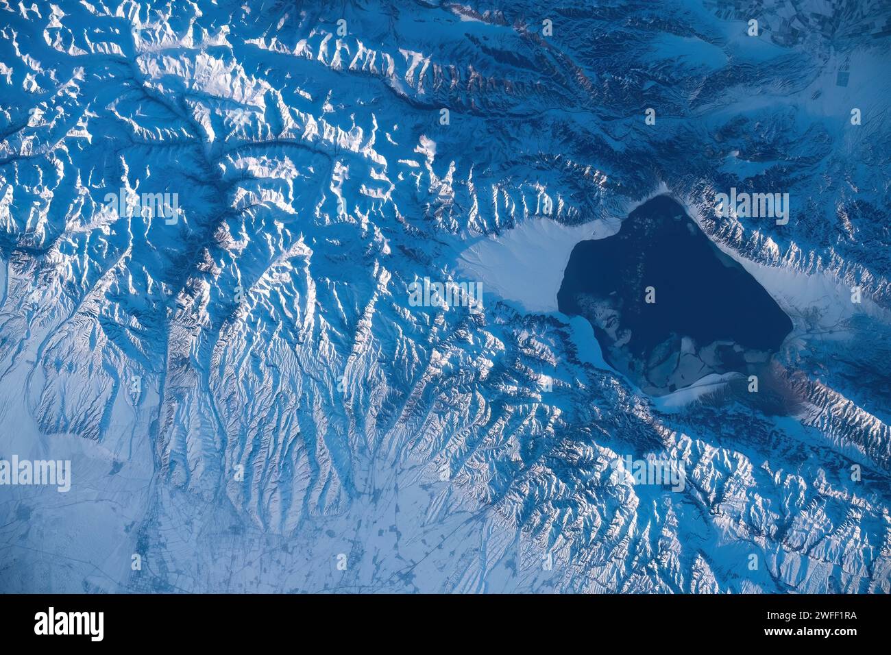 Aerial view mountains cover snow hi-res stock photography and images ...