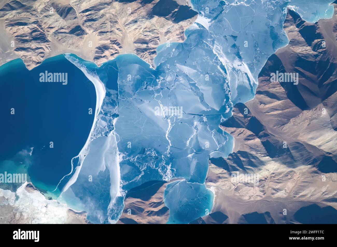 Frozen lake landscape, China Stock Photo - Alamy