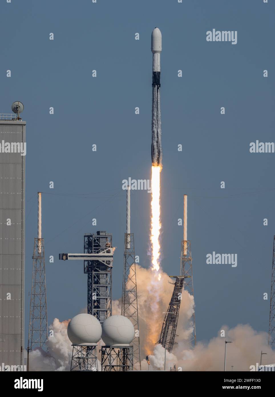 Liftoff Photos 12:07 PM of the first Northrop Grumman Cygnus cargo ...