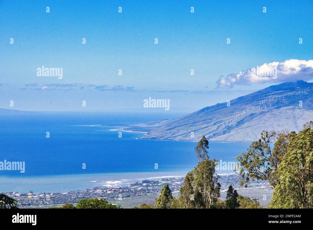 West maui mountains lahaina maui hi-res stock photography and images ...