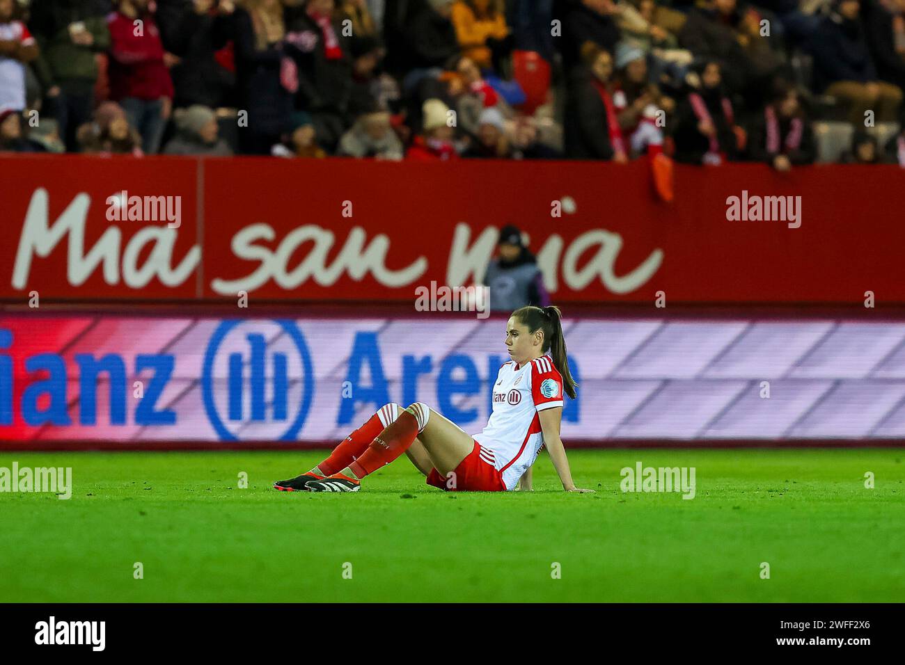 Muenchen, Deutschland. 30th Jan, 2024. Sarah Zadrazil (FC Bayern ...