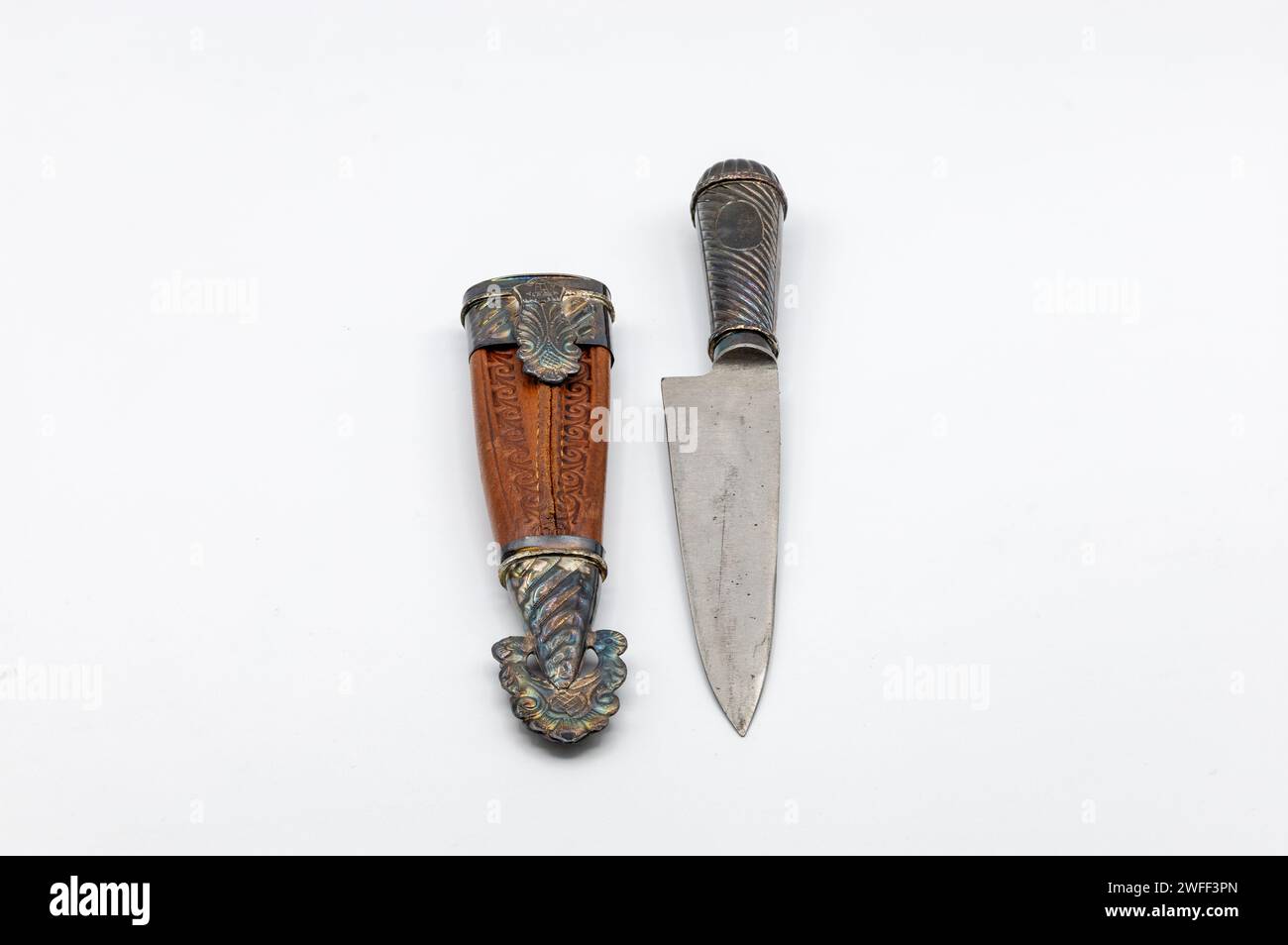 Ancient dagger hi-res stock photography and images - Alamy