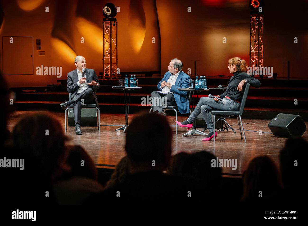Discussion panel Olaf Scholz (SPD), Federal Chancellor, with author ...