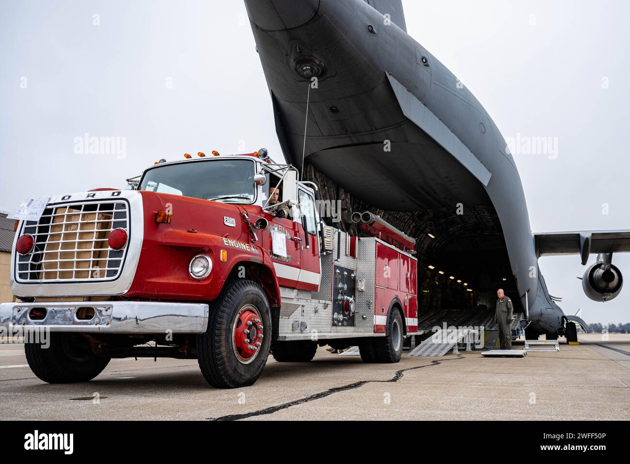 375th logistics readiness squadron hi-res stock photography and images ...