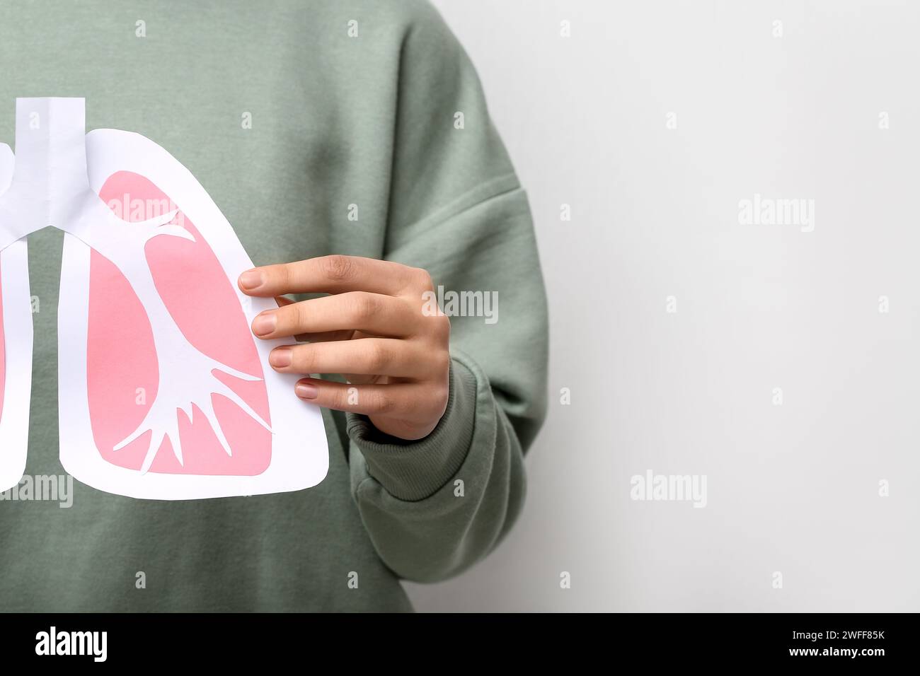 Woman paper lungs asthma hi-res stock photography and images - Alamy