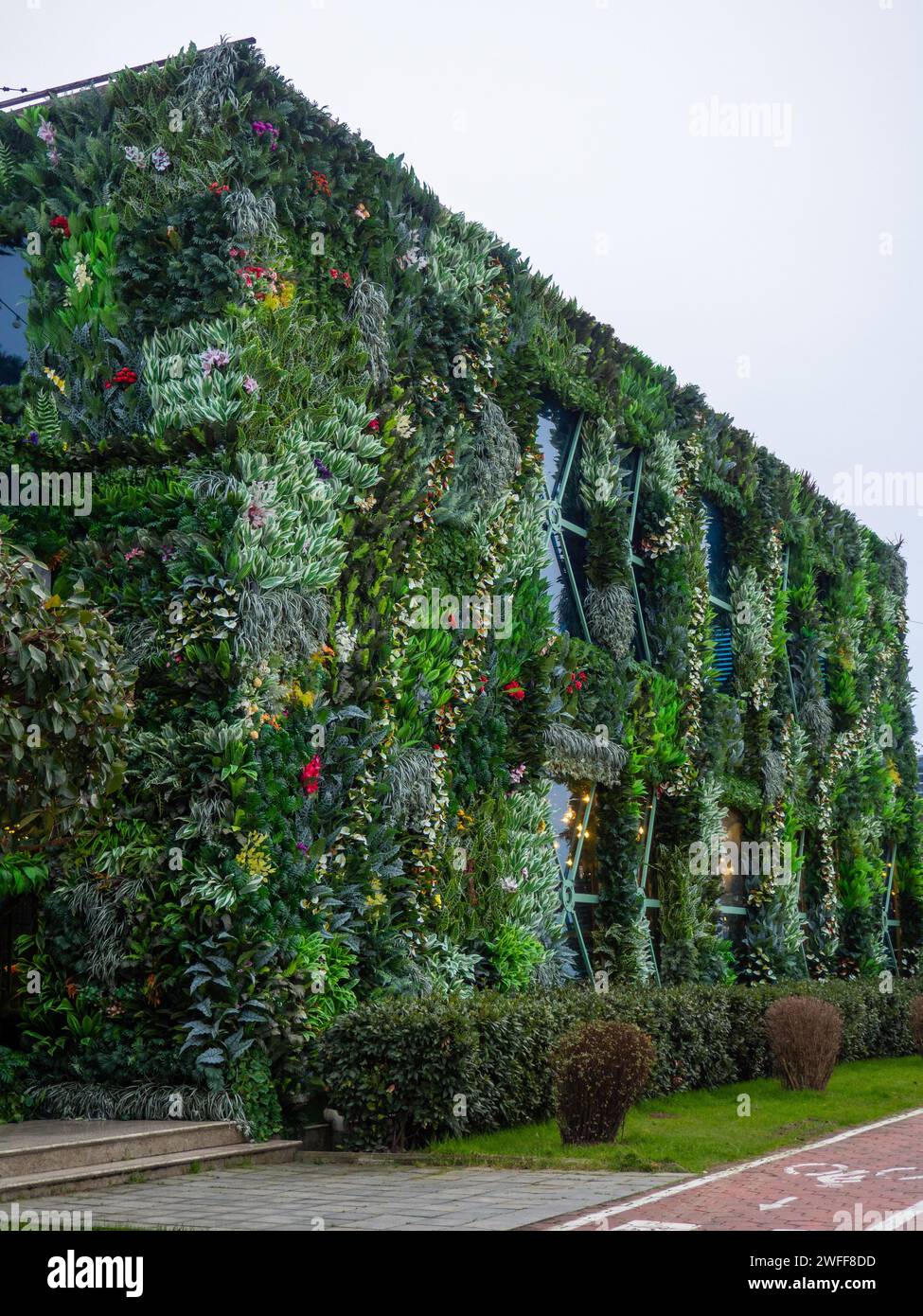 Wallpaper with a facades hi-res stock photography and images - Alamy