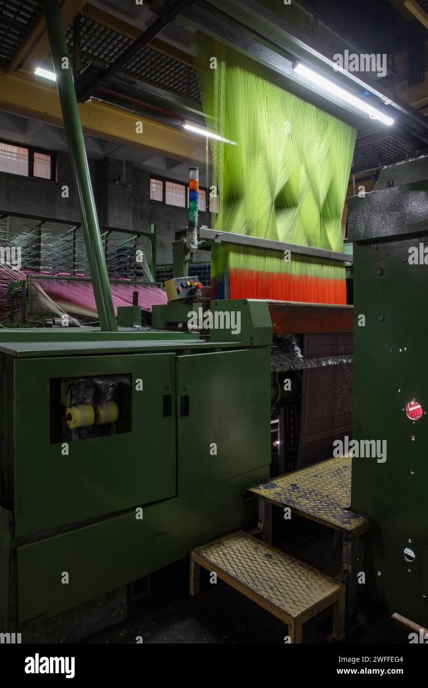 Threading a sewing machine hi-res stock photography and images - Alamy