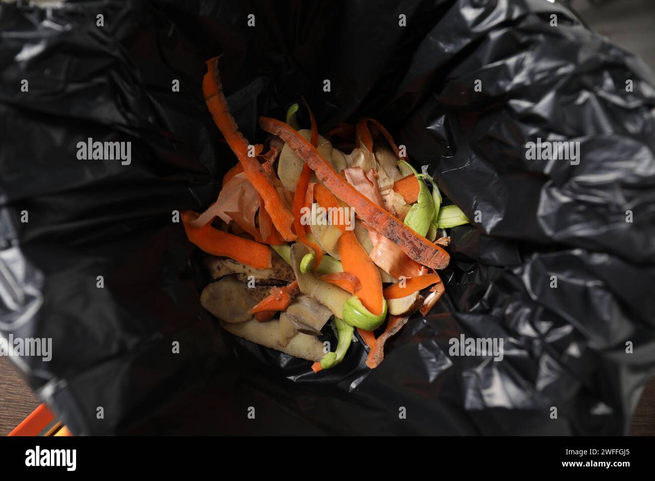 Food waste bin vegetables potato hi-res stock photography and images ...