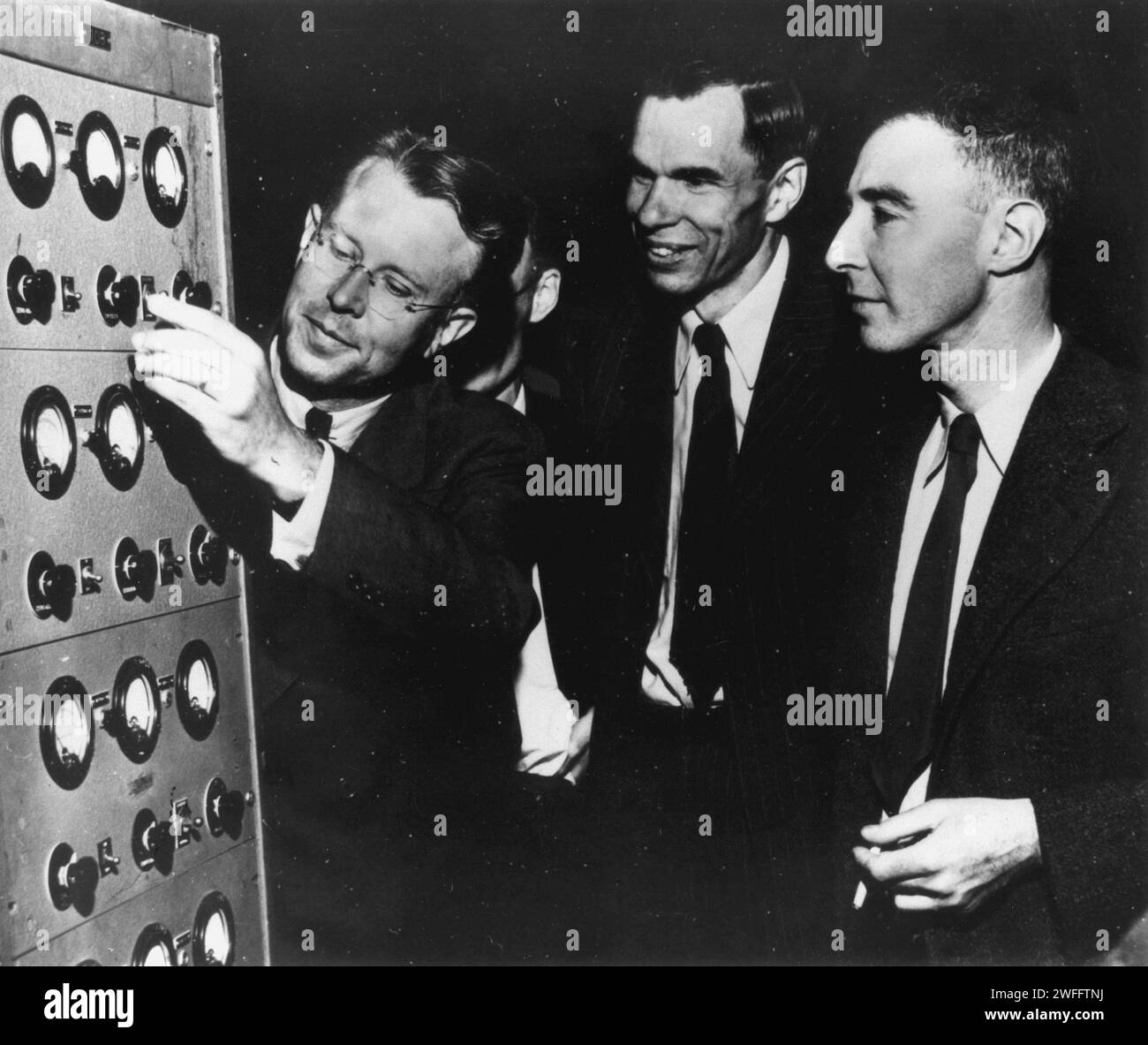 Ernest Lawrence and J. Robert Oppenheimer, US physicists, at cyclotron ...