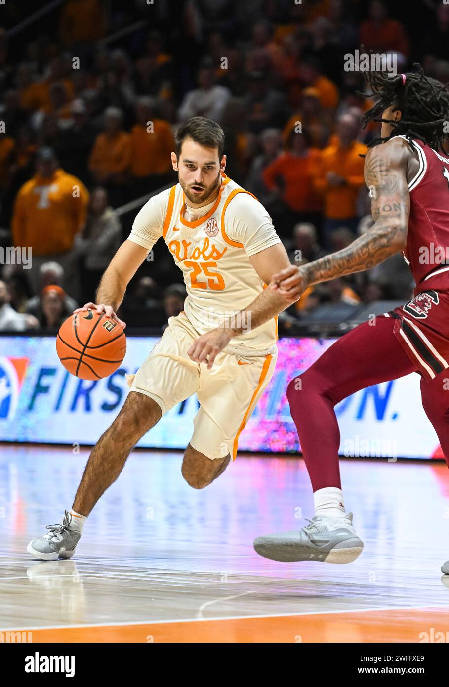 KNOXVILLE, TN - JANUARY 30: Tennessee Volunteers guard Santiago Vescovi ...
