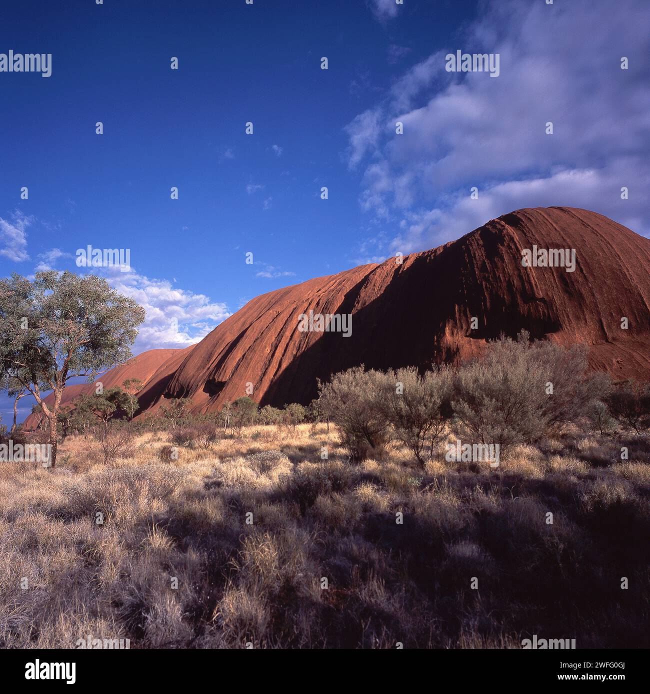 AYERS ROCK (ULURU) IS A LARGE SANDSTONE FORMATION IN CENTRAL AUSTRALIS ...