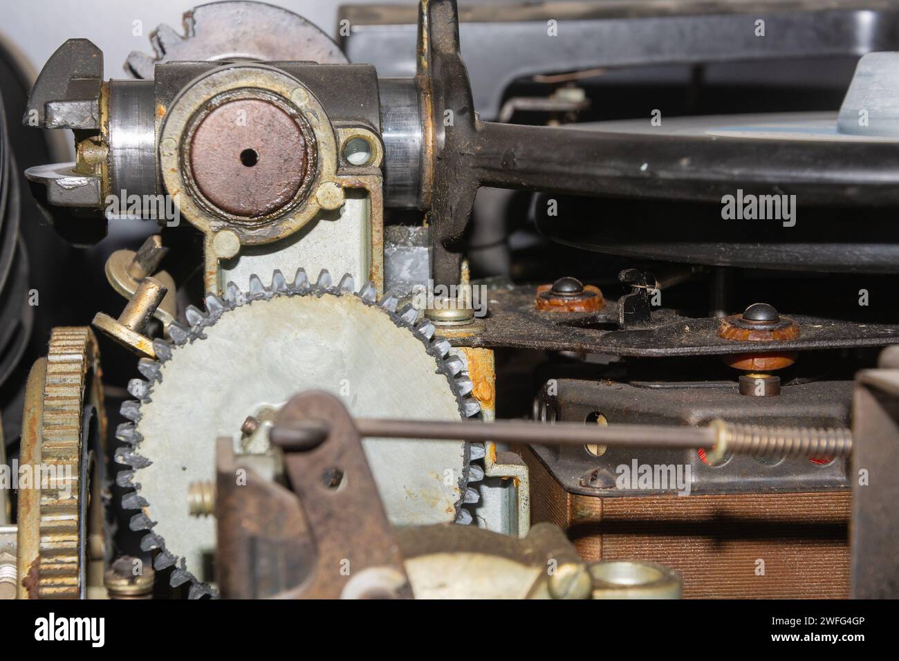 Old Rock-Ola jukebox dusty and greasy internals Stock Photo - Alamy