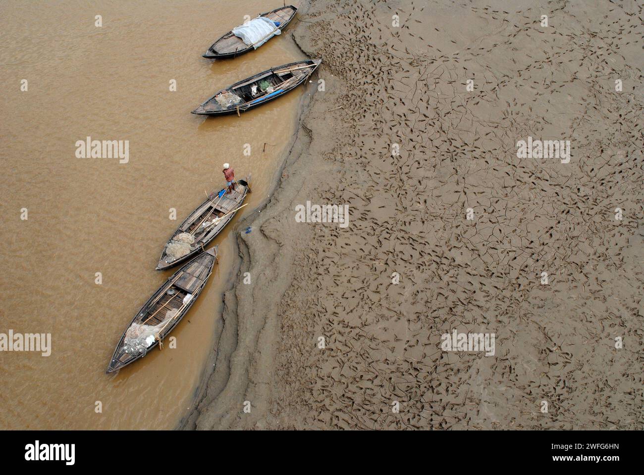 The beautiful landscape of the Ganges river side area of Varanasi ...