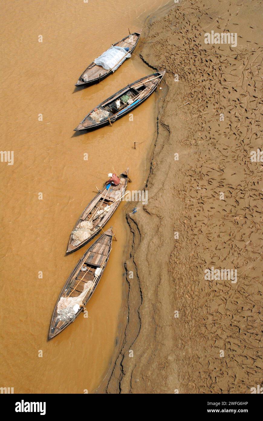 The beautiful landscape of the Ganges river side area of Varanasi ...