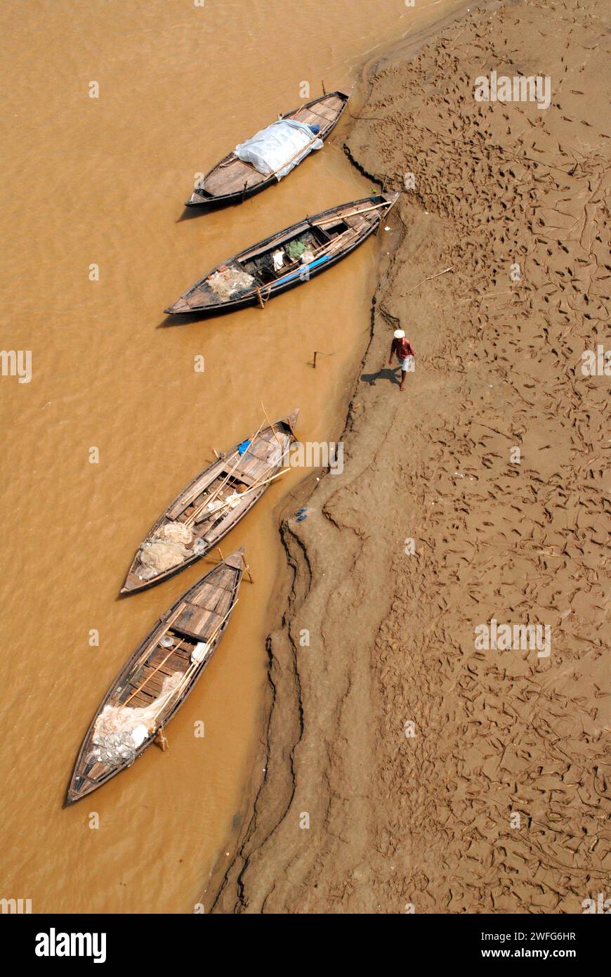 The beautiful landscape of the Ganges river side area of Varanasi ...