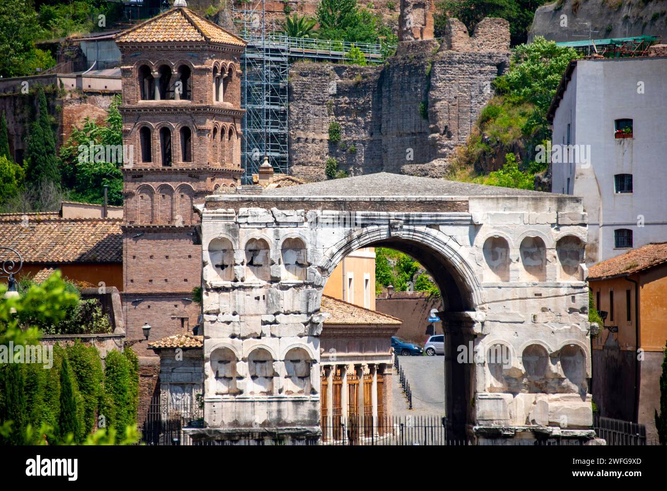 Roman arch janus hi-res stock photography and images - Alamy
