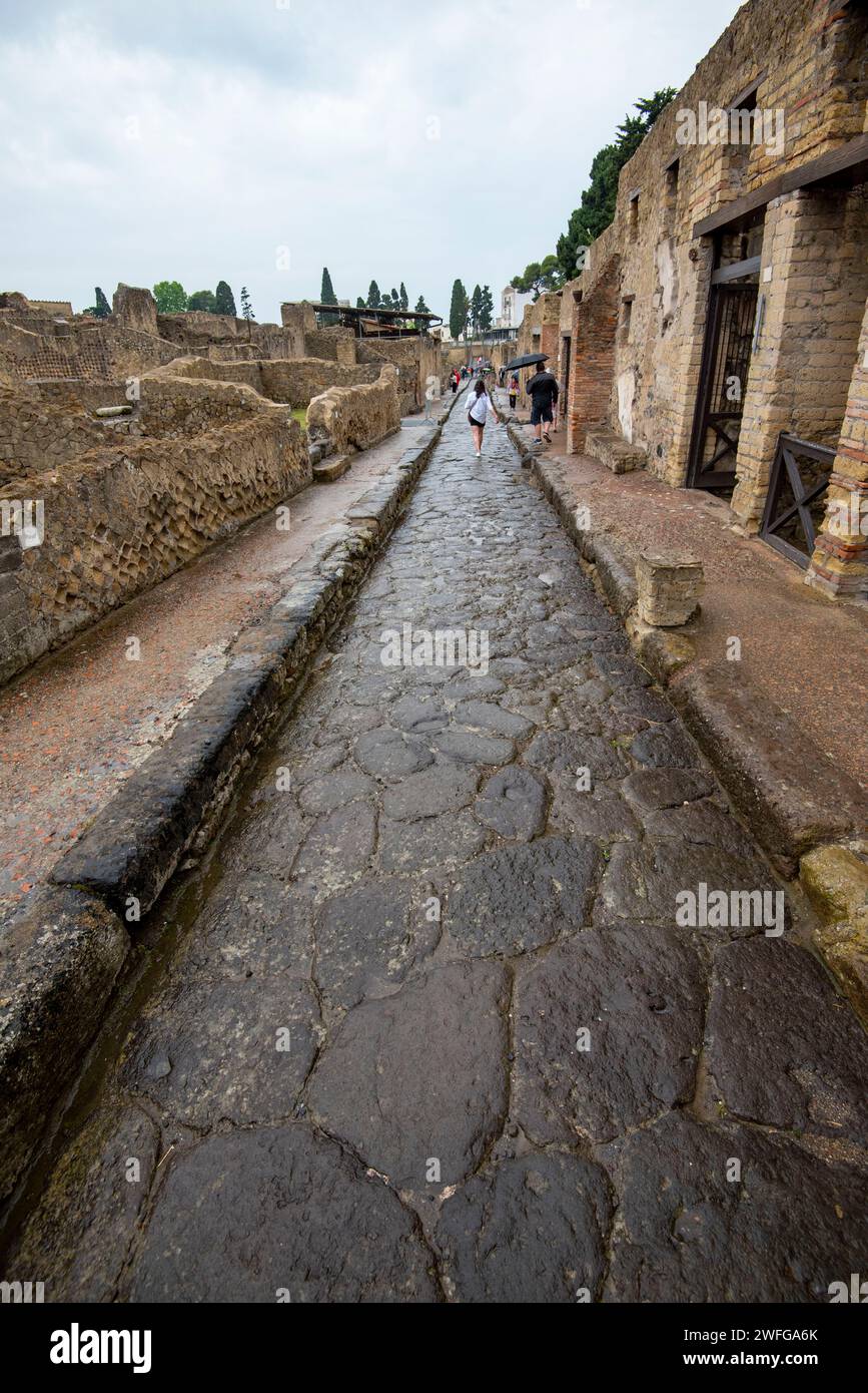 Brick street italy hi-res stock photography and images - Alamy