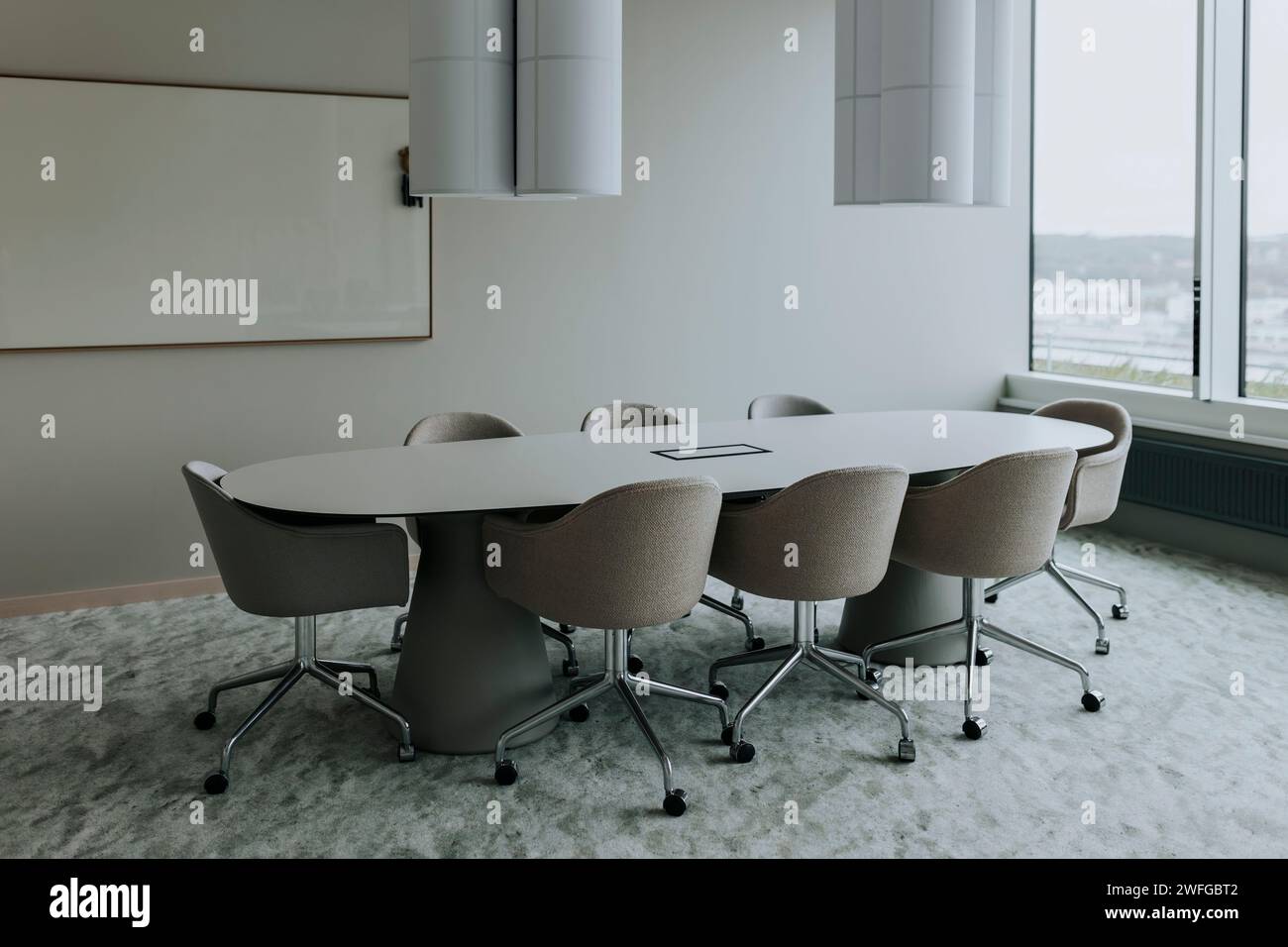 Dangle hi-res stock photography and images - Alamy